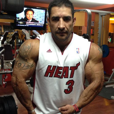 world bodybuilders pictures: equadorian bodybuilder Claudio Hernandez