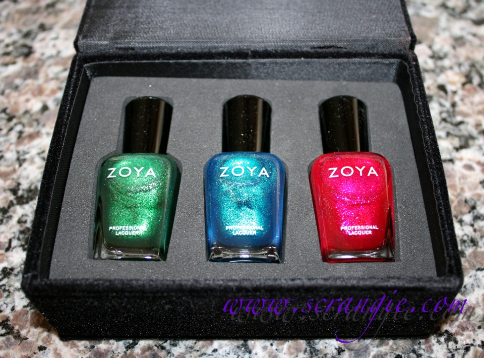Scrangie: The Zoya Color Box Gift Set for Holiday 2011