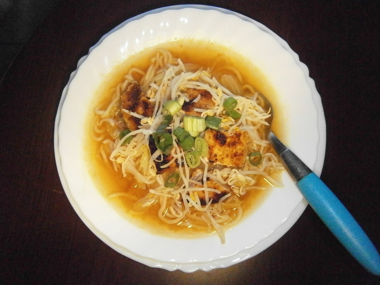 Délices d'une novice: Soupe de ramen (nouilles chinoises) au miso, chou ...