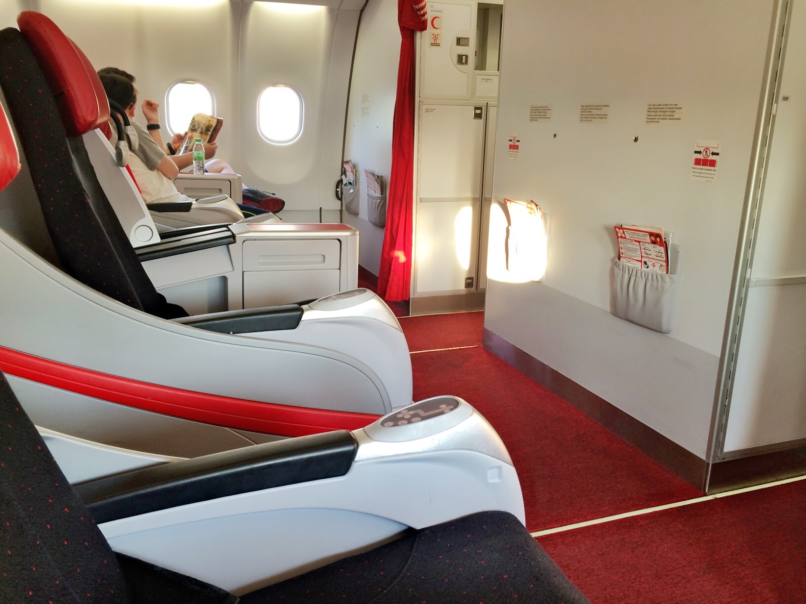 I am Evelyn : 2015 韩国之旅~ Airasia Business Class Review