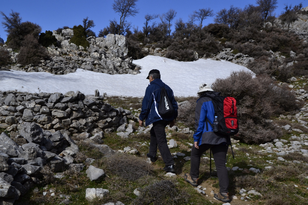 EXPLORE MOUNTAINS: ΣΓΟΥΡΟΣ ΠΡΙΝΟΣ-ΤΙΜΙΟΣ ΣΤΑΥΡΟΣ-ΧΑΥΓΑΣ ΣΤΟ ΟΡΟΠΕΔΙΟ ...