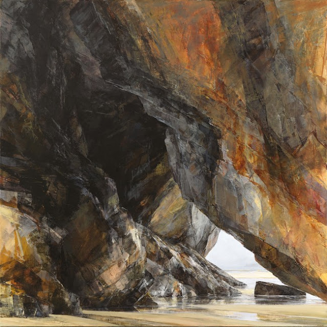 Julia Garner : Sarah Adams - artist