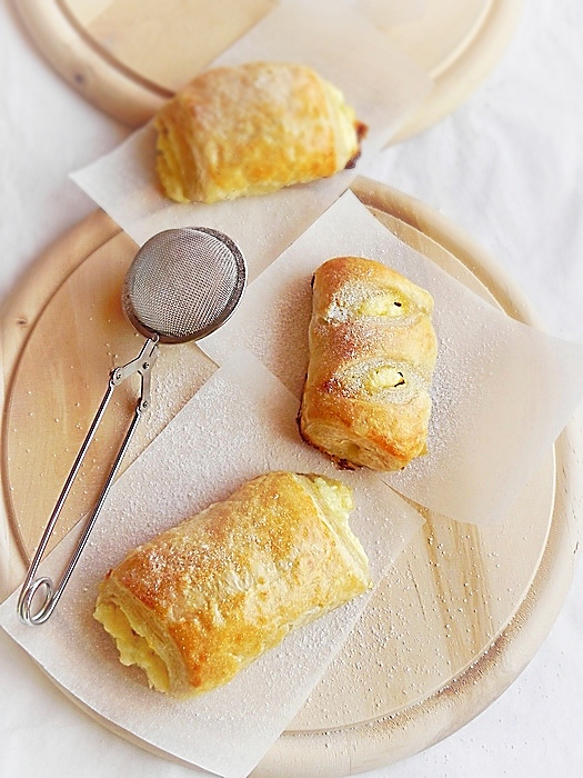 Pateuri cu branza de vaci - Dulciuri fel de fel