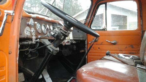 1960 International RD 405 Truck - Classic Truck