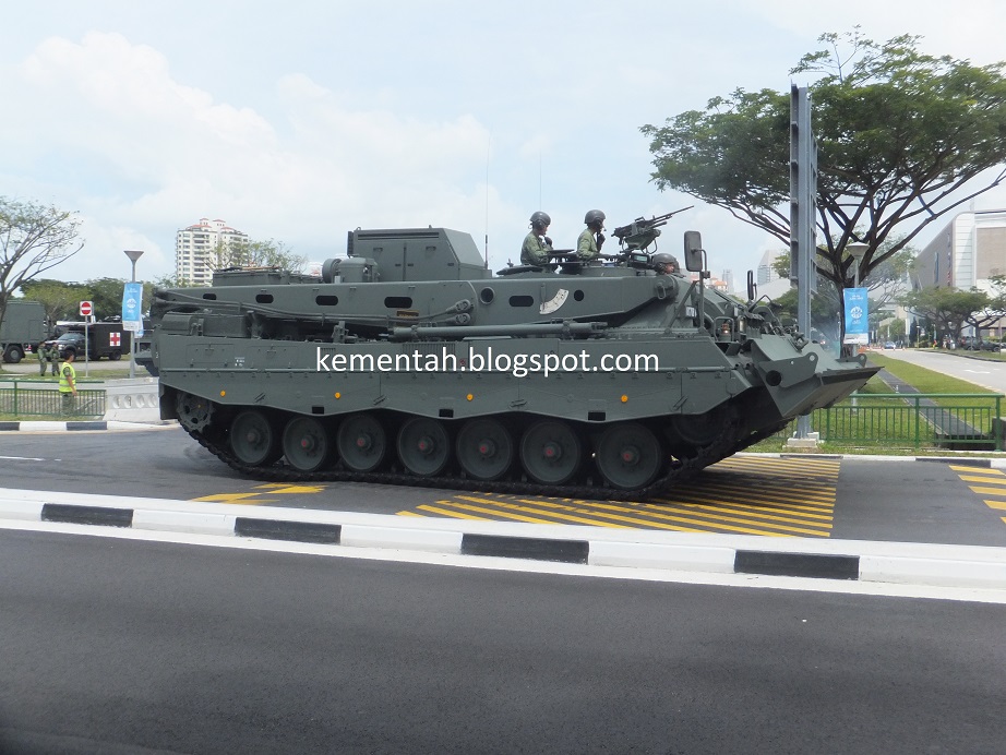 Senang Diri: Singapore Army's Armoured Engineer Vehicle (AEV) and ...