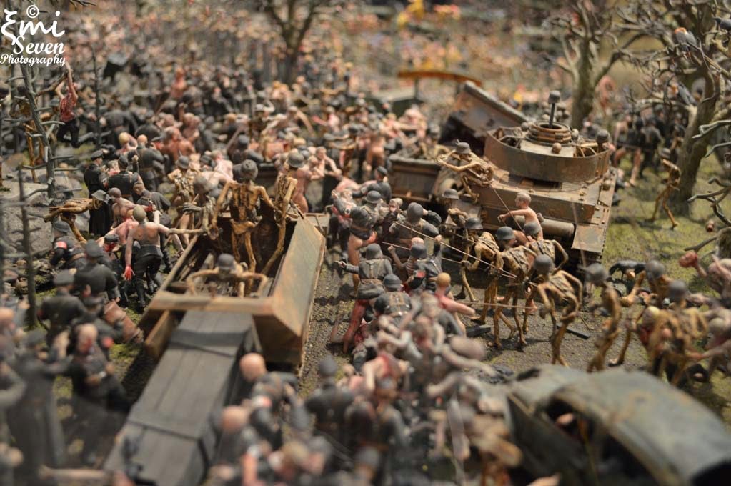 Emi Seven - Photography & Notes: Jake and Dinos Chapman's 'Hell' and ...