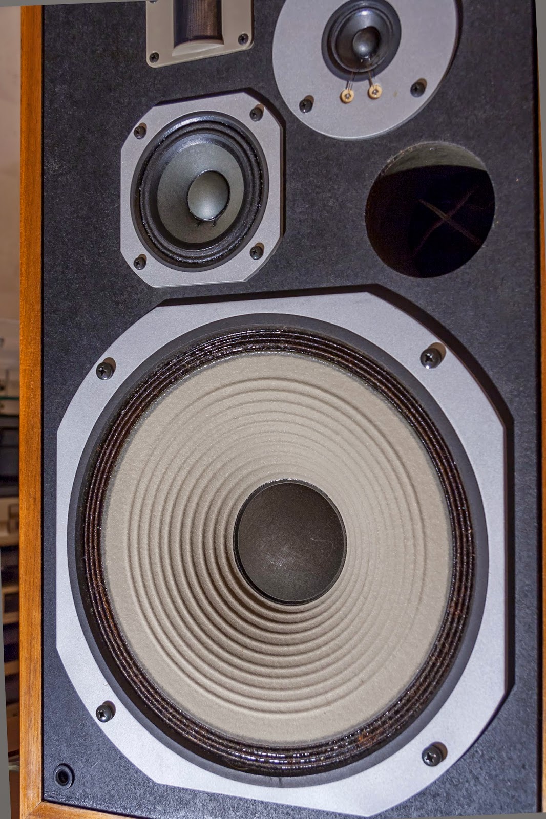 Golden Age Of Audio: Pioneer HPM-100 Vintage Speakers