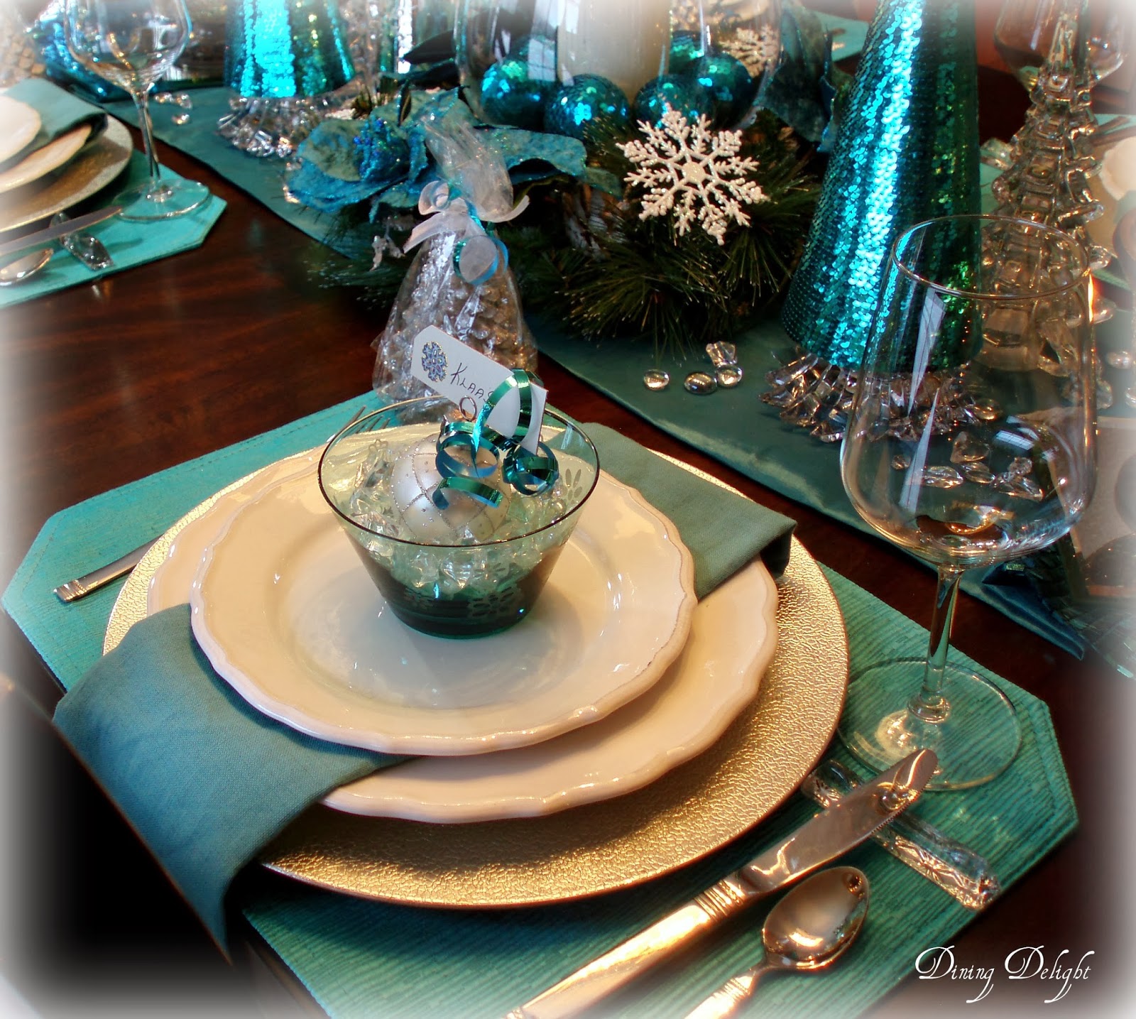 Dining Delight: Christmas in Teal Blue