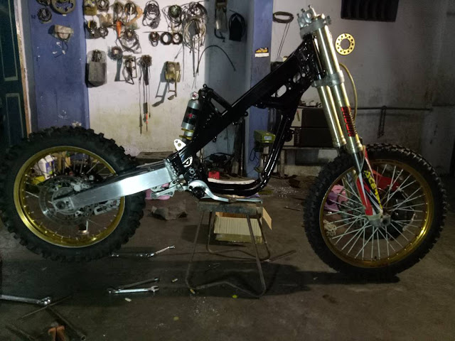 Pembuatan Rangka Trail Cross Kawasaki Ninja Atau Kawasaki Ninja Gaya ...