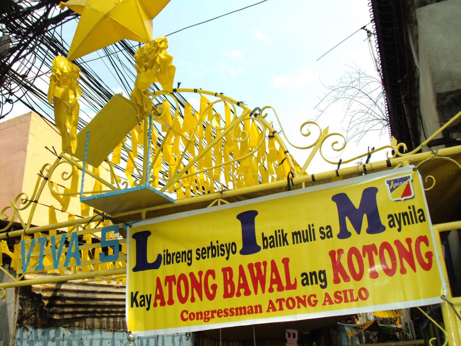 More Photos of Political Tarpaulins Hanging on Manila’s Streets ...