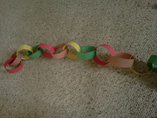 Construction Paper Chain Link Calendar {Tutorial} | Confessions of a ...