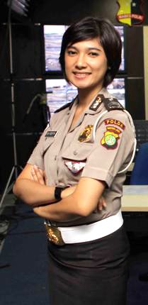 Download Kumpulan Foto Polwan Cantik Briptu Eka Frestya