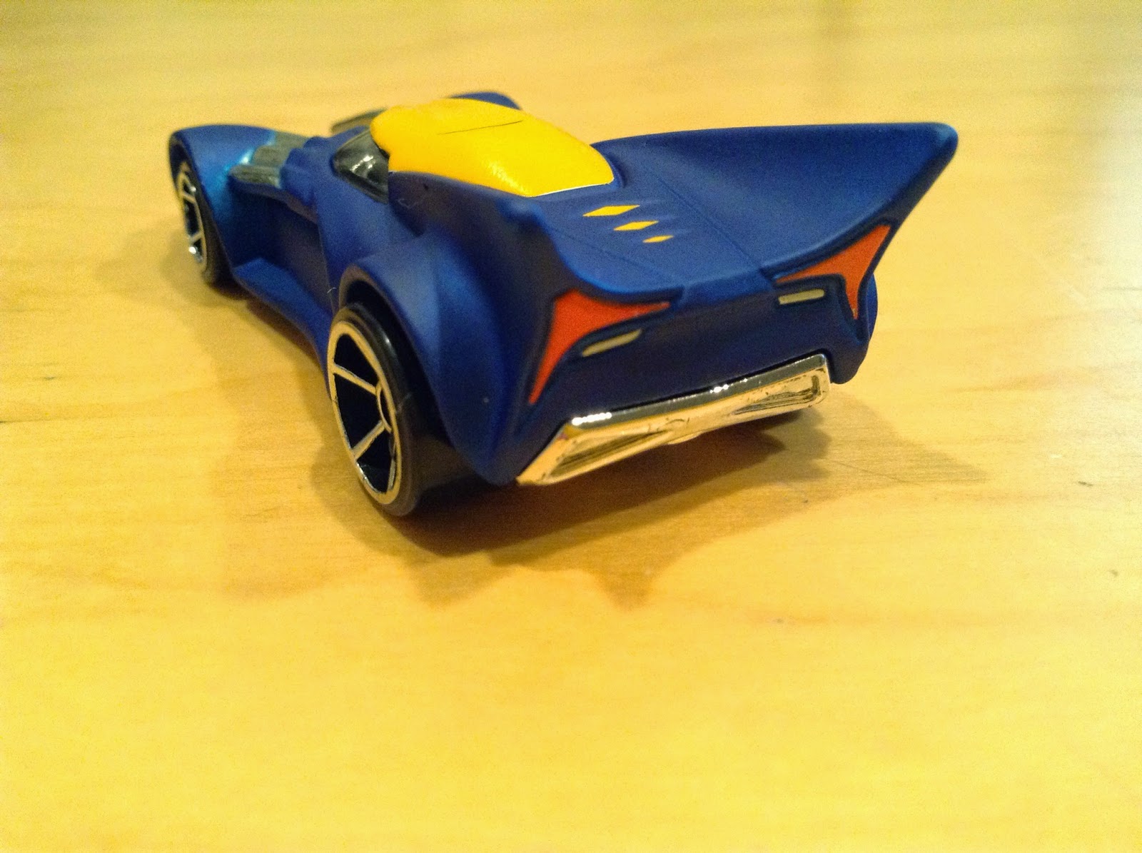 JULIAN'S HOT WHEELS BLOG: Marvel: Wolverine - Character Car