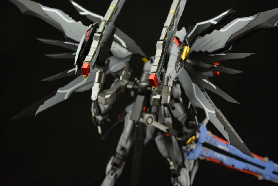 Custom Build: DM 1/100 Destiny Gundam Black Version