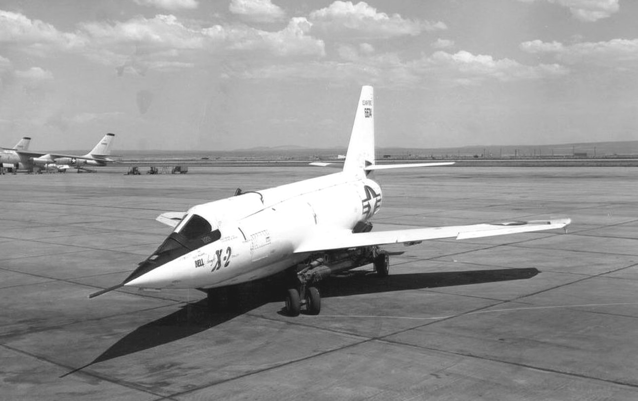 nhungdoicanh: Bell X-2 Starbuster