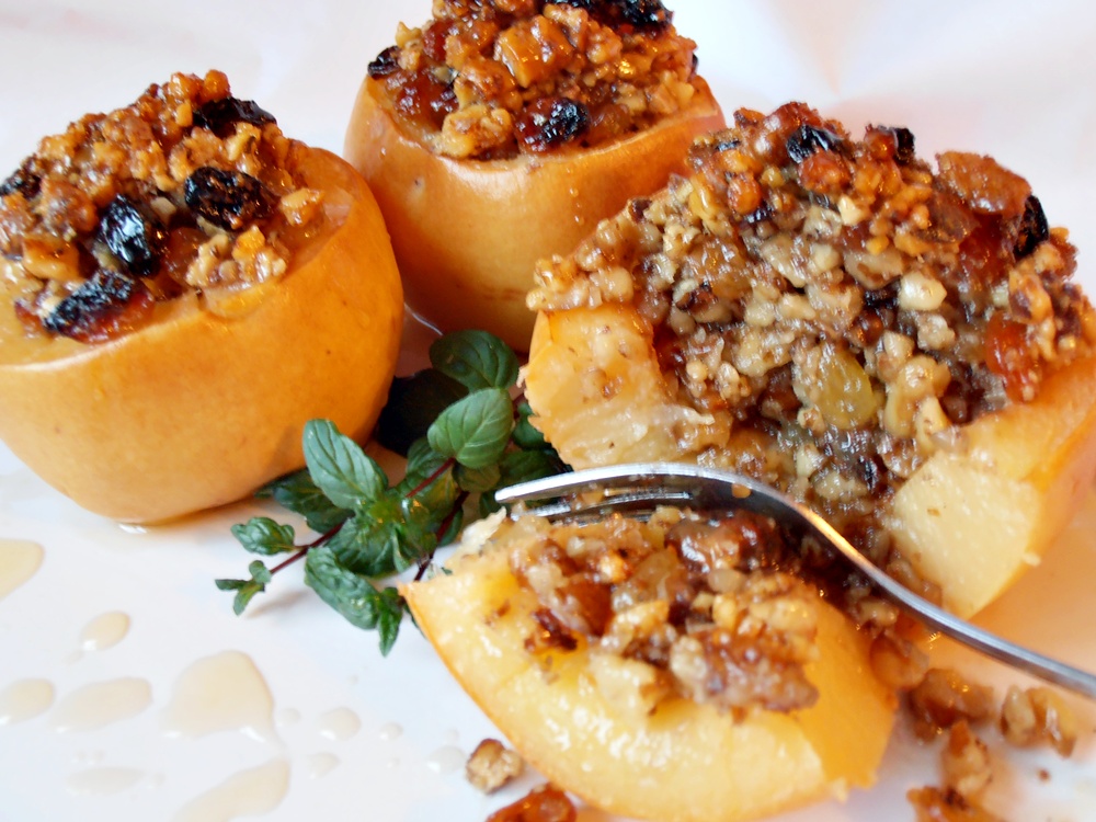 Gutui umplute cu nuci si stafide - CAIETUL CU RETETE