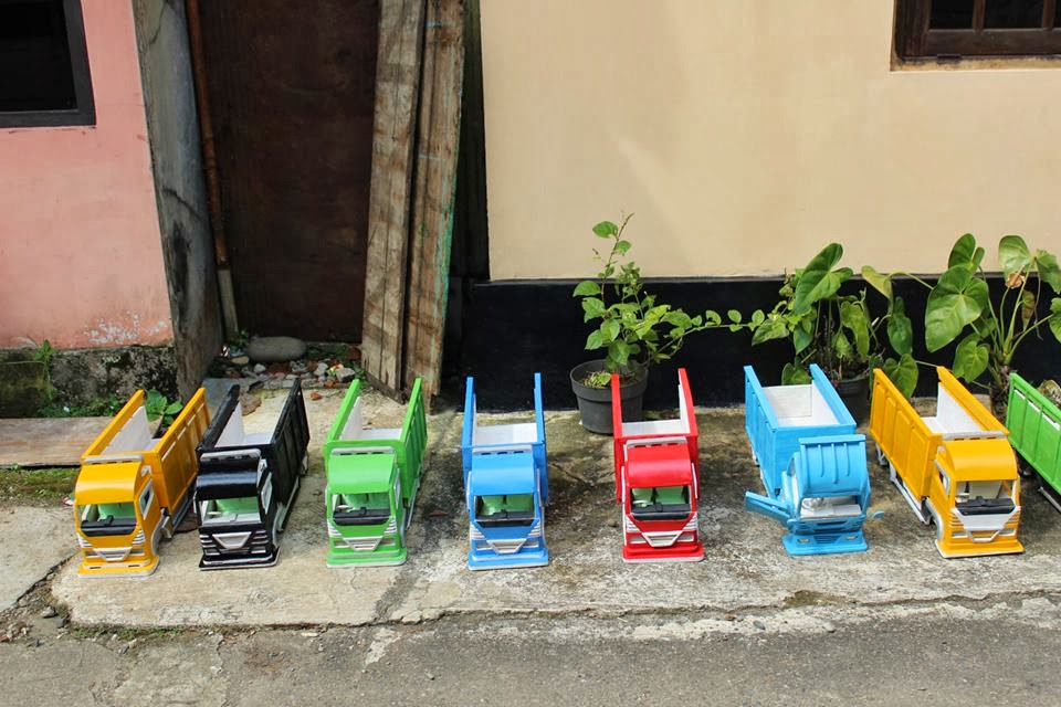 Mobil mobilan dari kayu