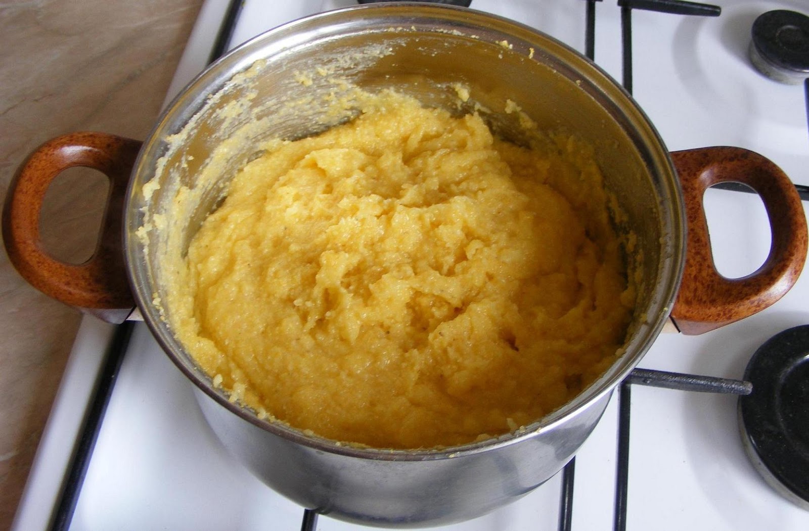 Urs de mamaliga | Preparatedevis.ro