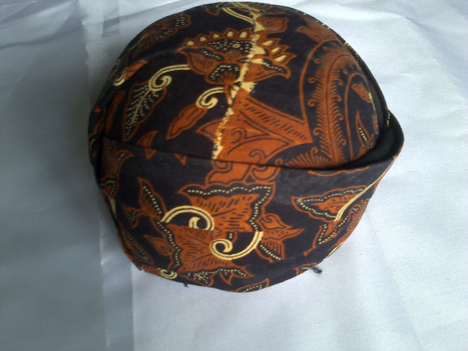 SPESIALIS BUSANA JAWA : BUSANA ABDI DALEM KRATON JOGJA / SURJAN PRANAAN