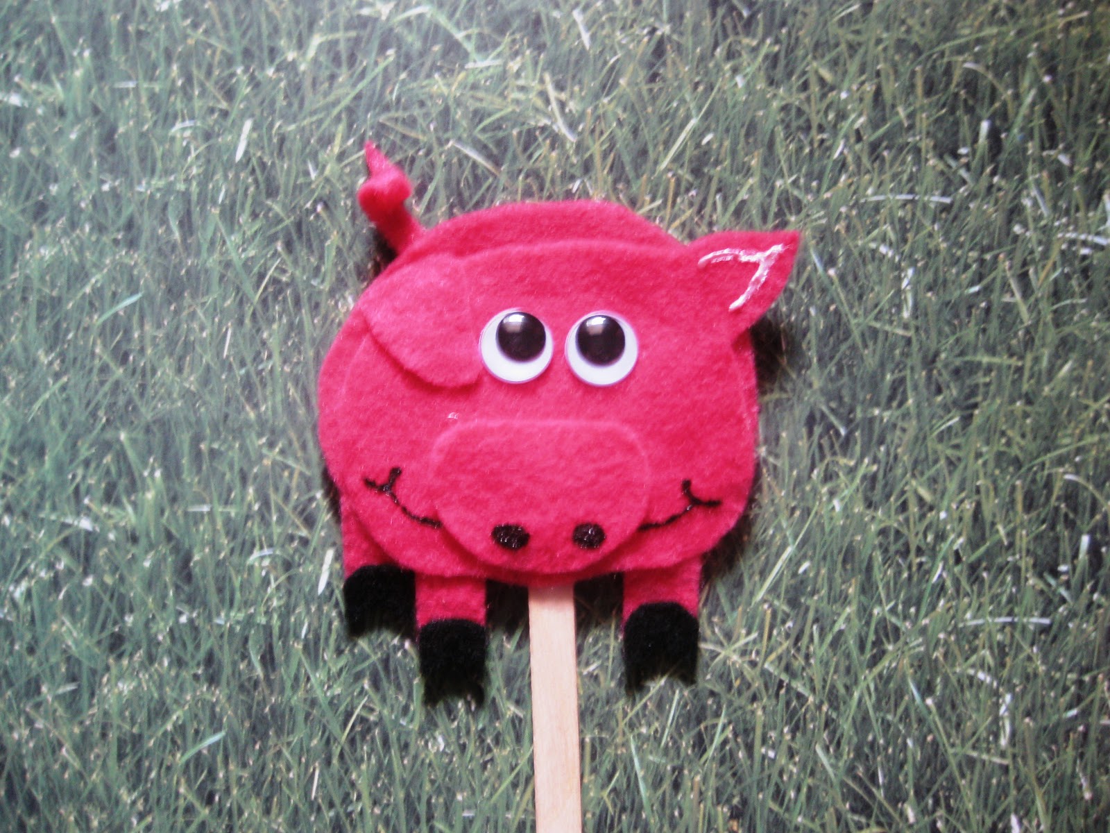 Ashley's Craft Corner: Farm animals on a stick