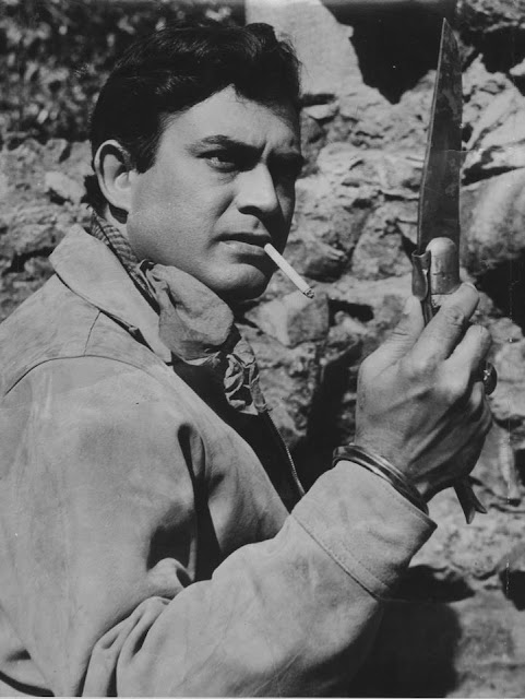 Sanjeev Kumar in the Movie Chanda Aur Bijli - 1969 - Old Indian Photos