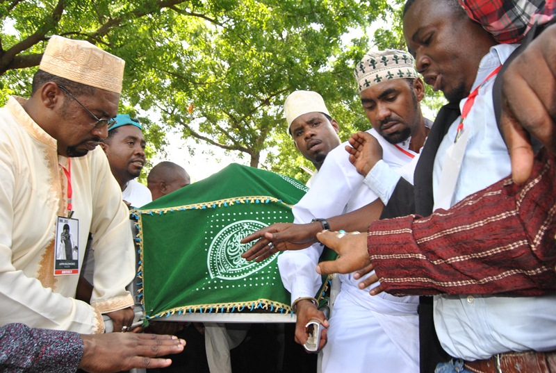 MATUKIO UK: SAJUKI APUMUZISHWA KWENYE NYUMBA YAKE YA MILELE