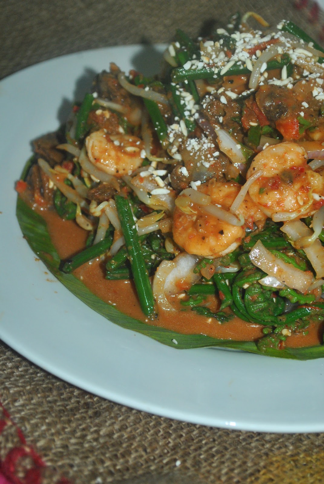 PATYSKITCHEN: KERABU PUCUK PAKU TAUGEH