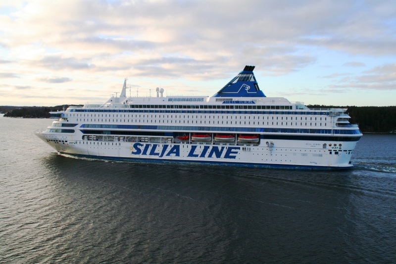 kships: Silja Europa in the Stockholm Archipelago, 26 February 2012