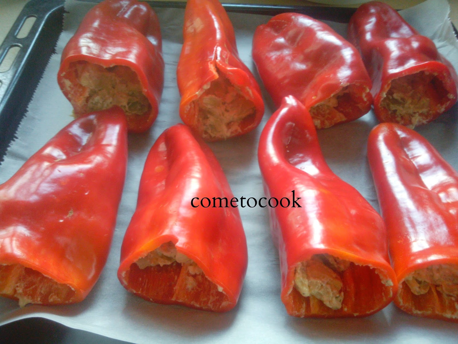 Come to cook: Πιπεριές φλωρίνης γεμιστές με φέτα και πράσο