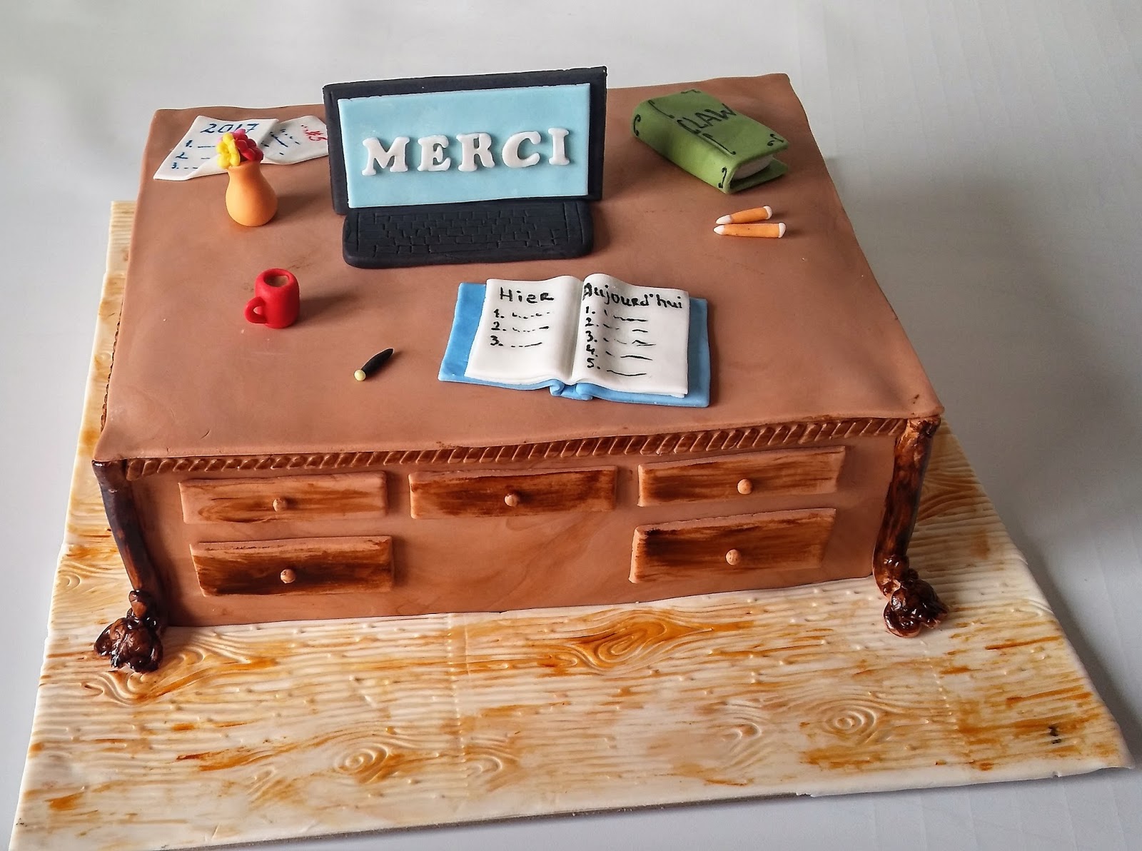 CakeSophia: Office desk cake
