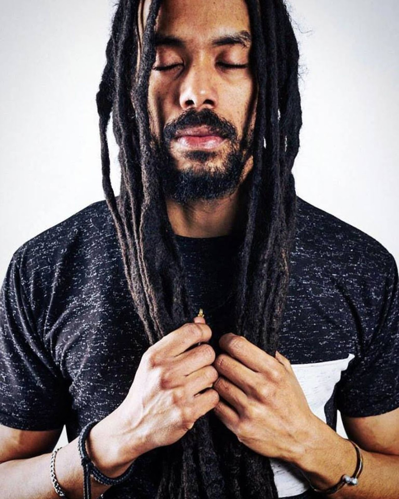 Reggaediscography: DAVID LION (aka: LION D) - DISCOGRAPHY: (Reggae Singer)