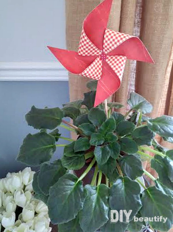 How to make Patriotic Pinwheels - DIY Beautify - Creating Beauty at Home