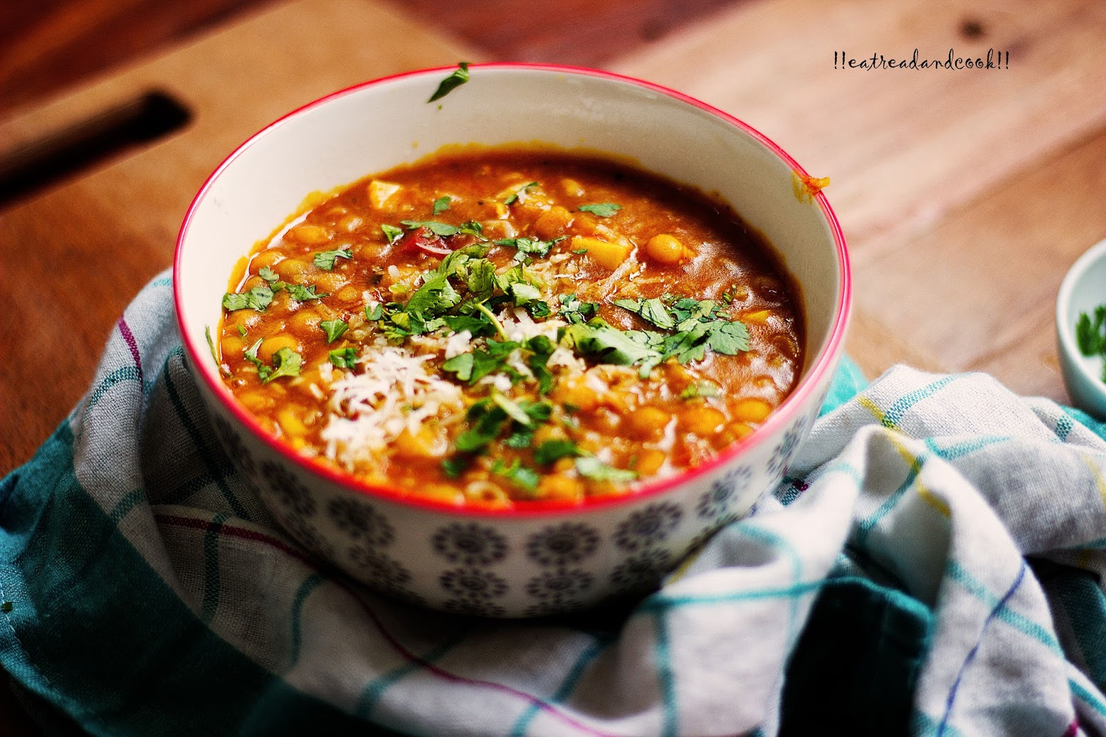 Narkel Diye Niramish Ghugni / Pure Vegetarian Bengali Style Yellow Peas ...