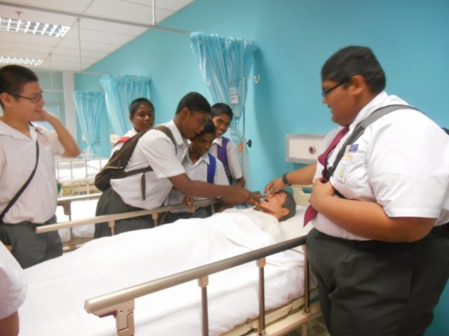 Sekolah Menengah Kebangsaan Air Itam (SMART) : Lawatan ke kolej KDU