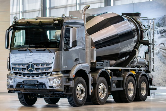 Mercedes-Benz Arocs com Cockpit Multimídia é destaque na Bauma 2019