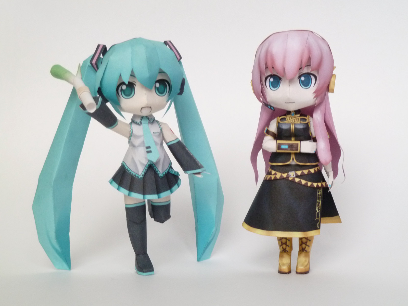 AniPapercraft: Megurine Luka