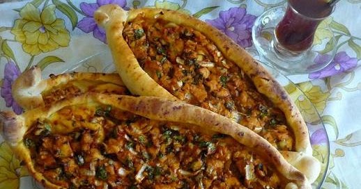 Citra's Home Diary: Tavuklu Pide (Pizza a la Turkiye with chicken topping)