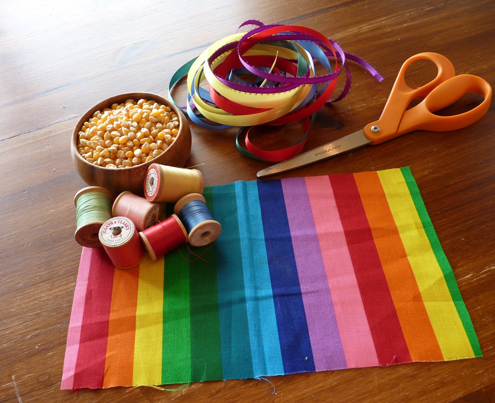 At the Butterfly Ball: Comet throwing toy tutorial