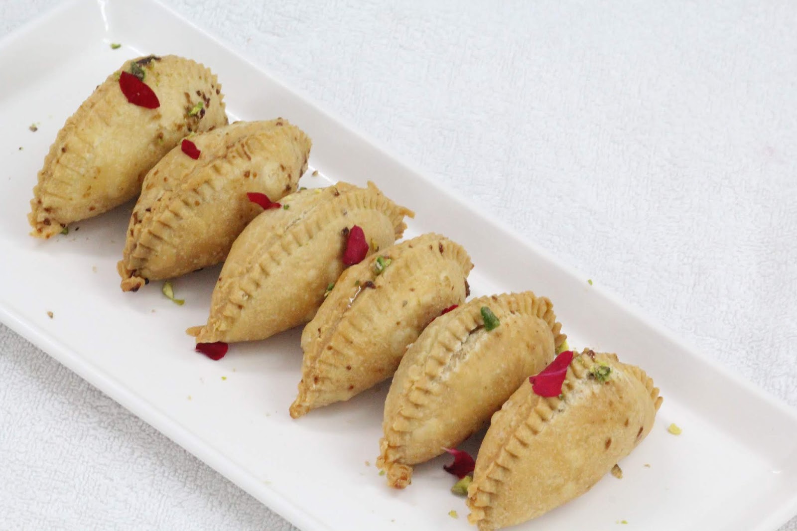 Easy Children Recipes: KHOYA GUJIYA / MAWA GUJIYA / GUJIYA WITH ...