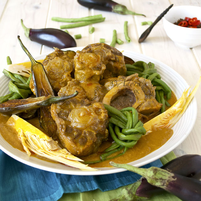 Adora's Box: KARI KARI (FILIPINO OXTAIL STEW)