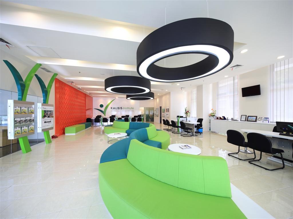 Keunggulan Kalbis Institute yang Perlu Kamu Tahu - Invisible