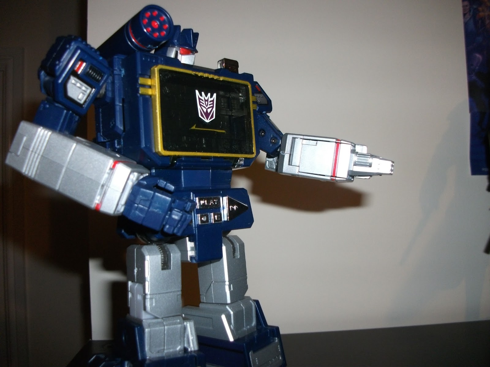 Craig's Pillar of Justice: Toy Review: Transformers Masterpiece Soundwave
