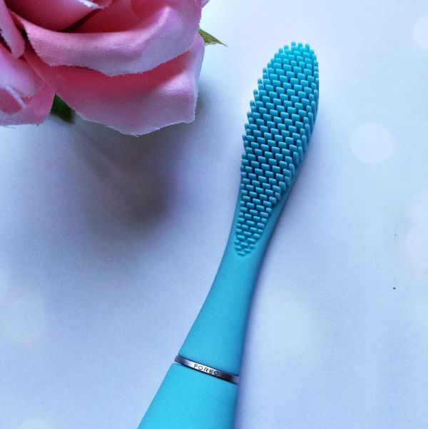 FOREO ISSA Toothbrush Review - Crazy Beautiful Makeup & Lifestyle