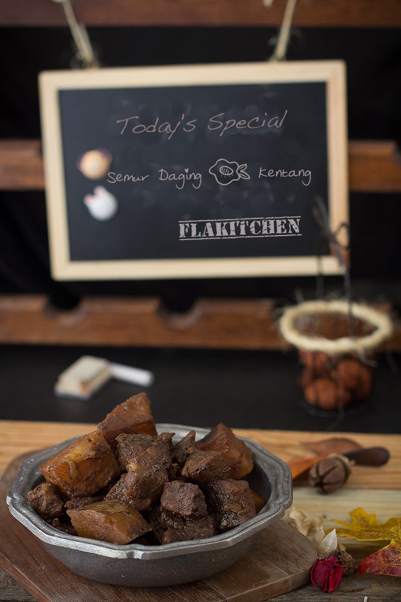 fla-kitchen: Semur Daging & Kentang / Indonesian style Beef and ...