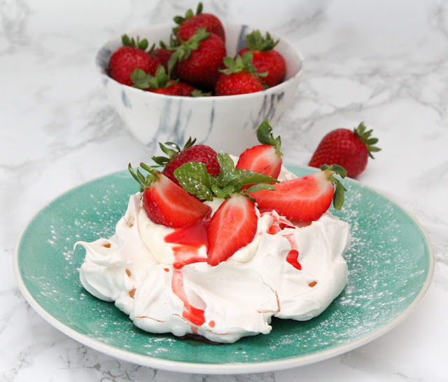 Kitchen Delights: Mini Strawberry Pavlova