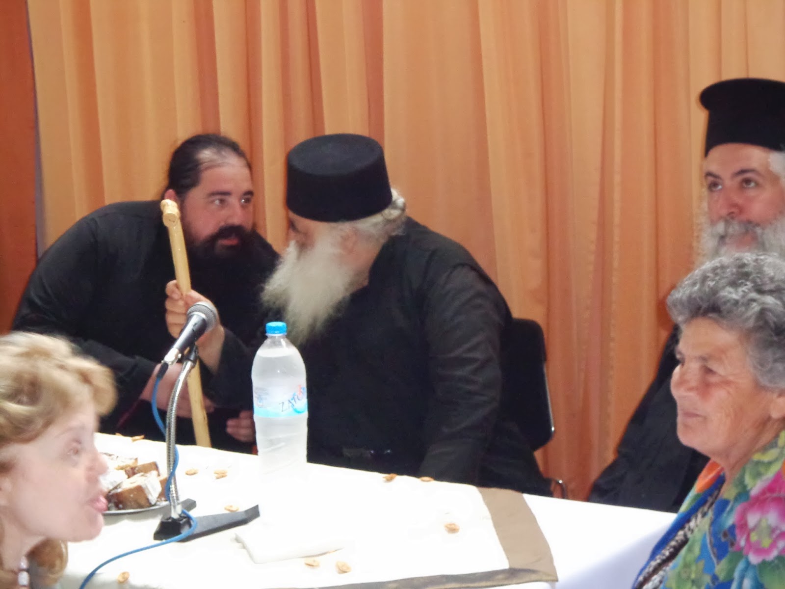 Θαβώρειο Φως: Ο ΗΓΟΥΜΕΝΟΣ ΤΗΣ ΙΕΡΑΣ ΜΟΝΗΣ ΑΓΙΟΥ ΠΑΥΛΟΥ ΑΓΙΟΥ ΟΡΟΥΣ ΣΤΟΝ ...