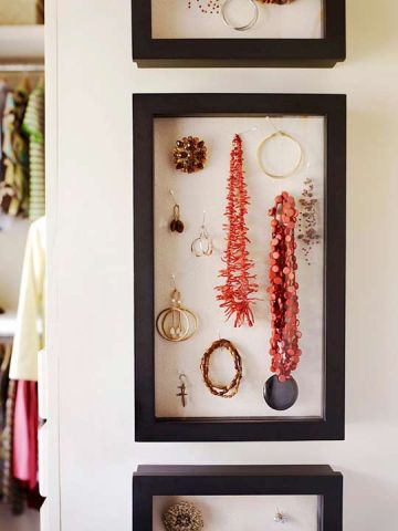 Beau Lifestyle: Jewelry in shadow boxes