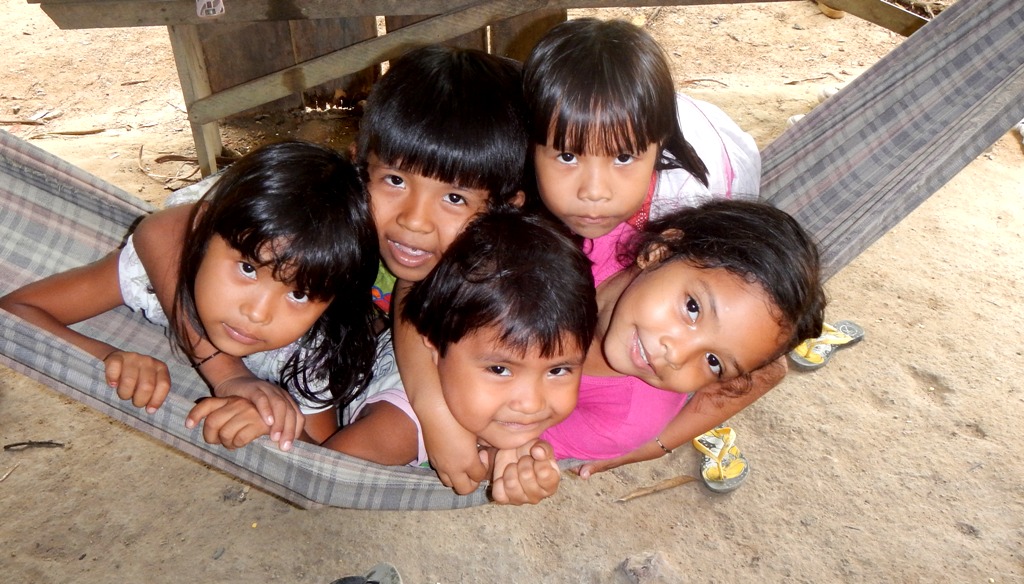 GASODÁ SURUI : COTIDIANO DAS CRIANÇAS DA ETNIA PAITER SURUI