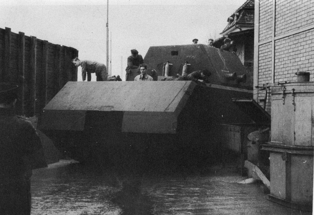 World 1900 - 1950: "Maus" and it first steps