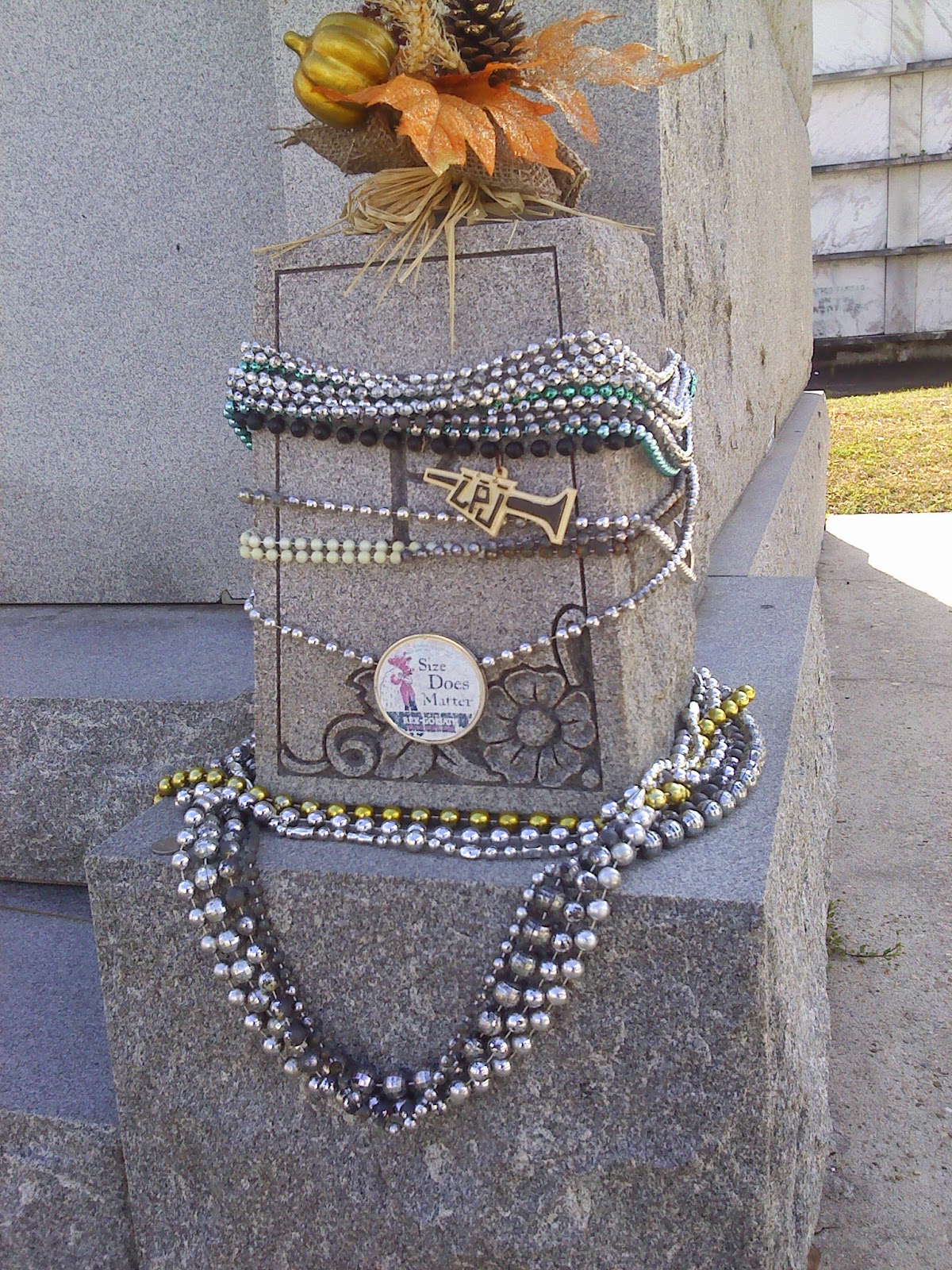 In Memoriam - Gravesites of the Famous and Infamous: Louis Prima